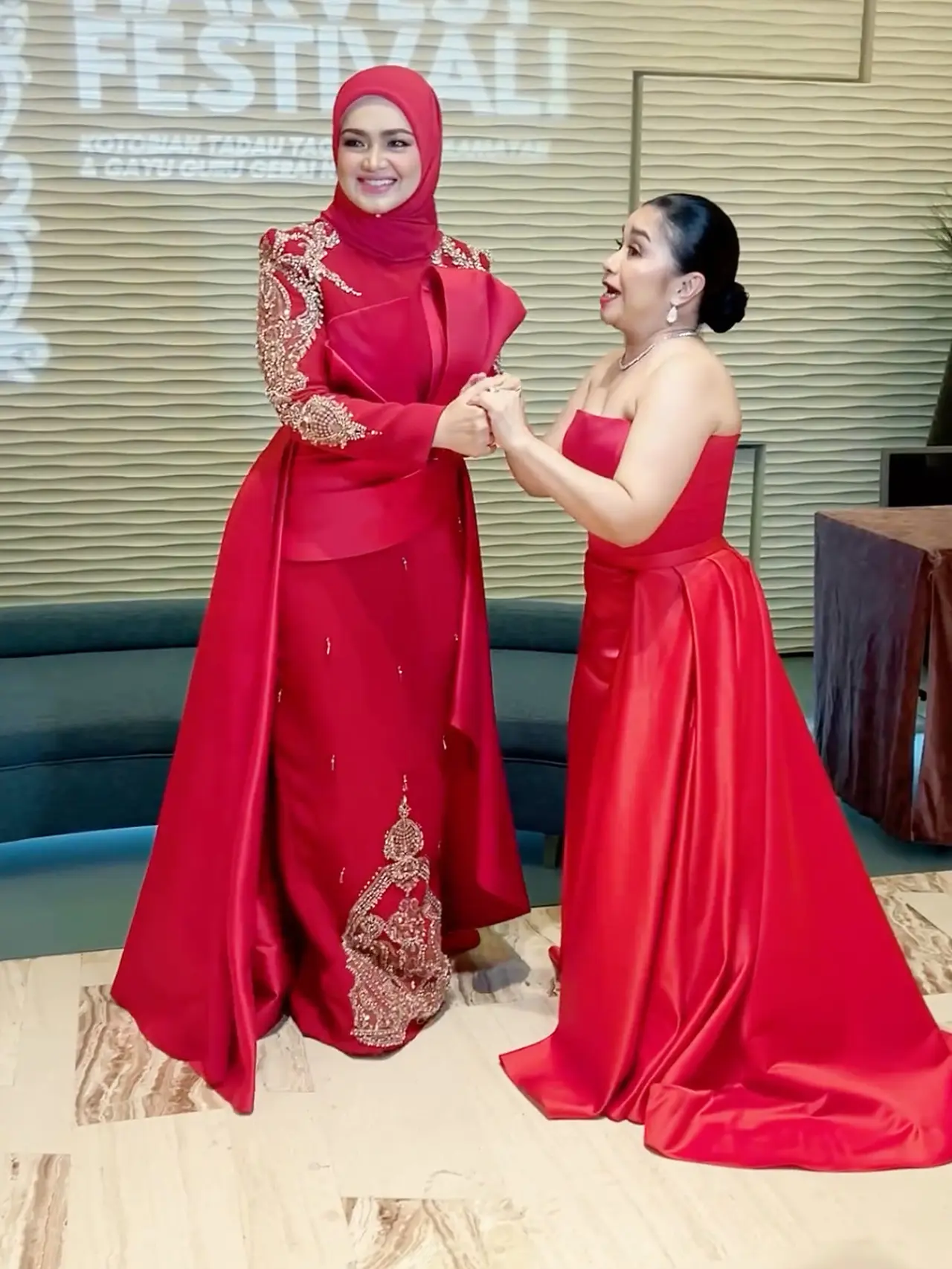 6 Potret Langka Ruth Sahanaya dan Siti Nurhaliza, Tak Sengaja Bertemu ...