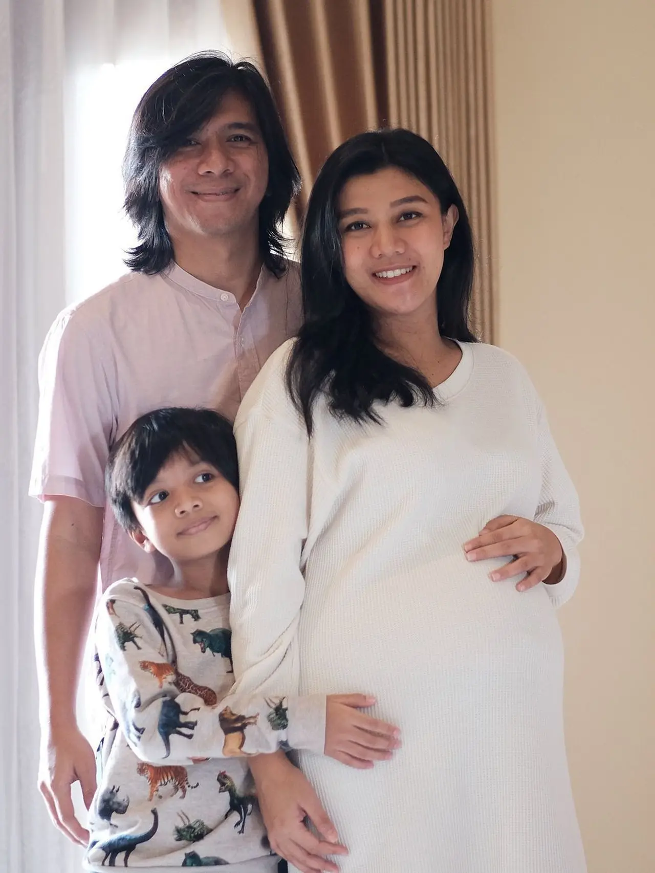 Dikaruniai Anak Kedua, Ini 6 Potret Sony J-Rocks dan Istri yang Jarang ...