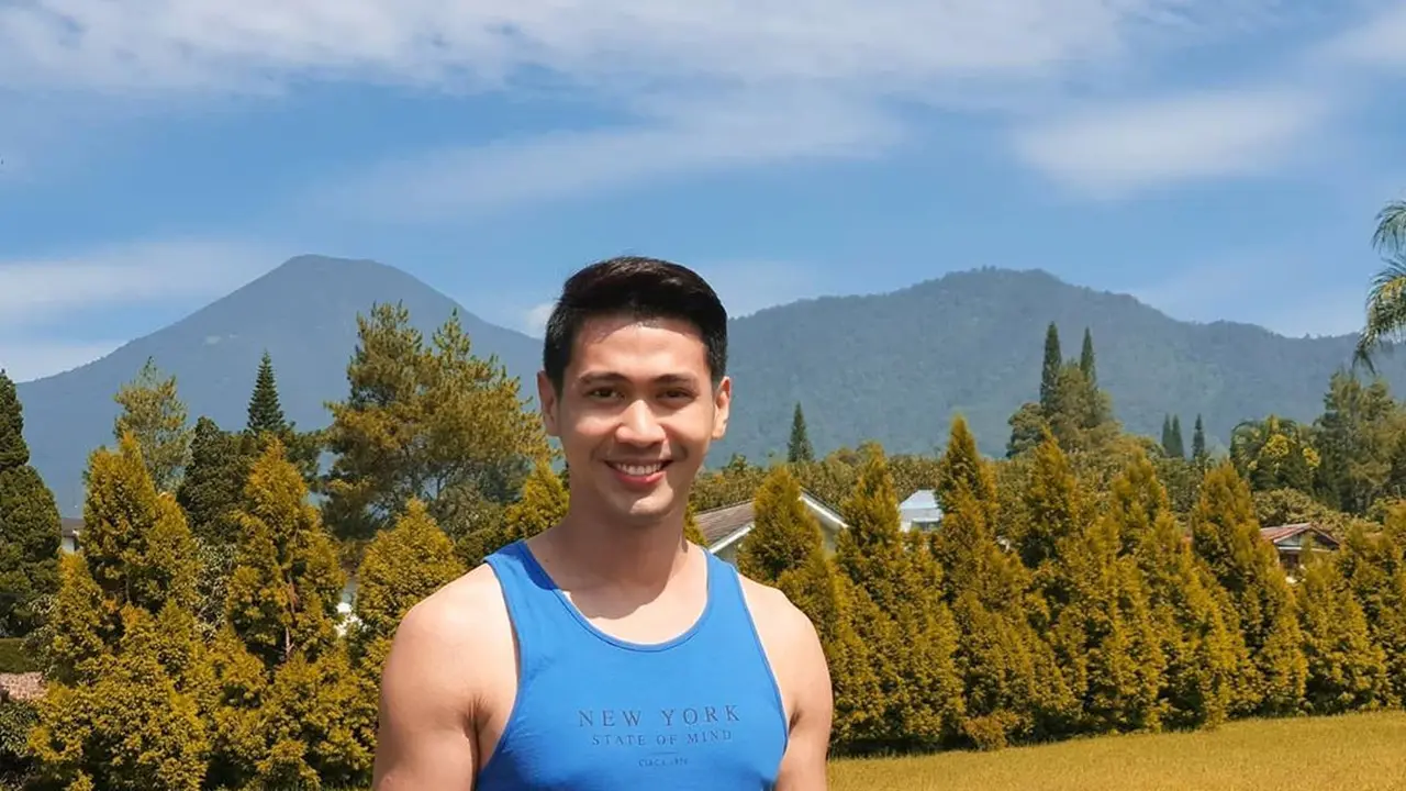 7 Potret Terbaru Hessel Steven, Aktor Indonesia yang Sempat Berkarier di Thailand - Hot Liputan6.com