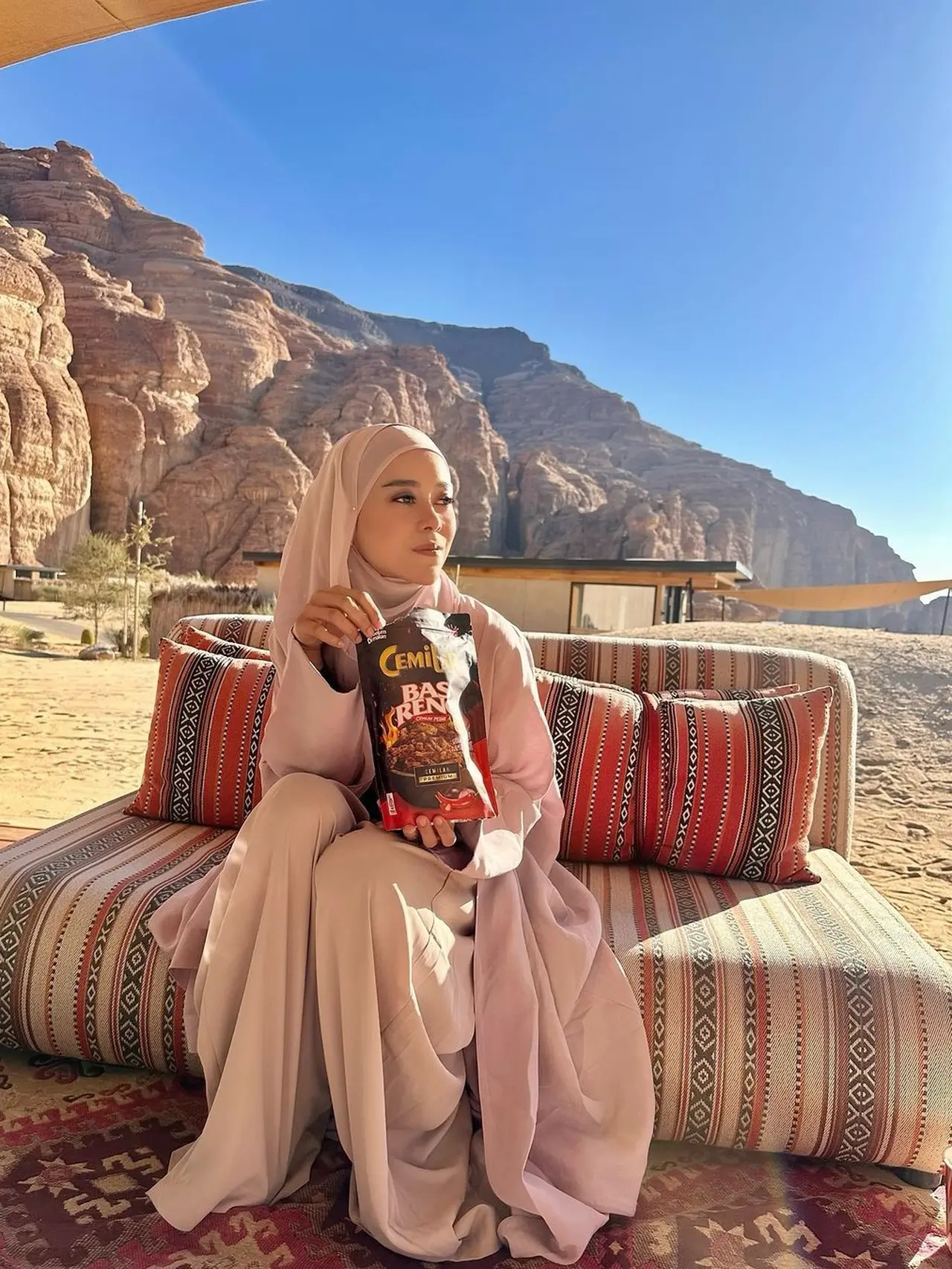 6 Potret Artis Habiskan Waktu Liburan ke Al Ula, BCL hingga Happy Asmara - Hot Liputan6.com