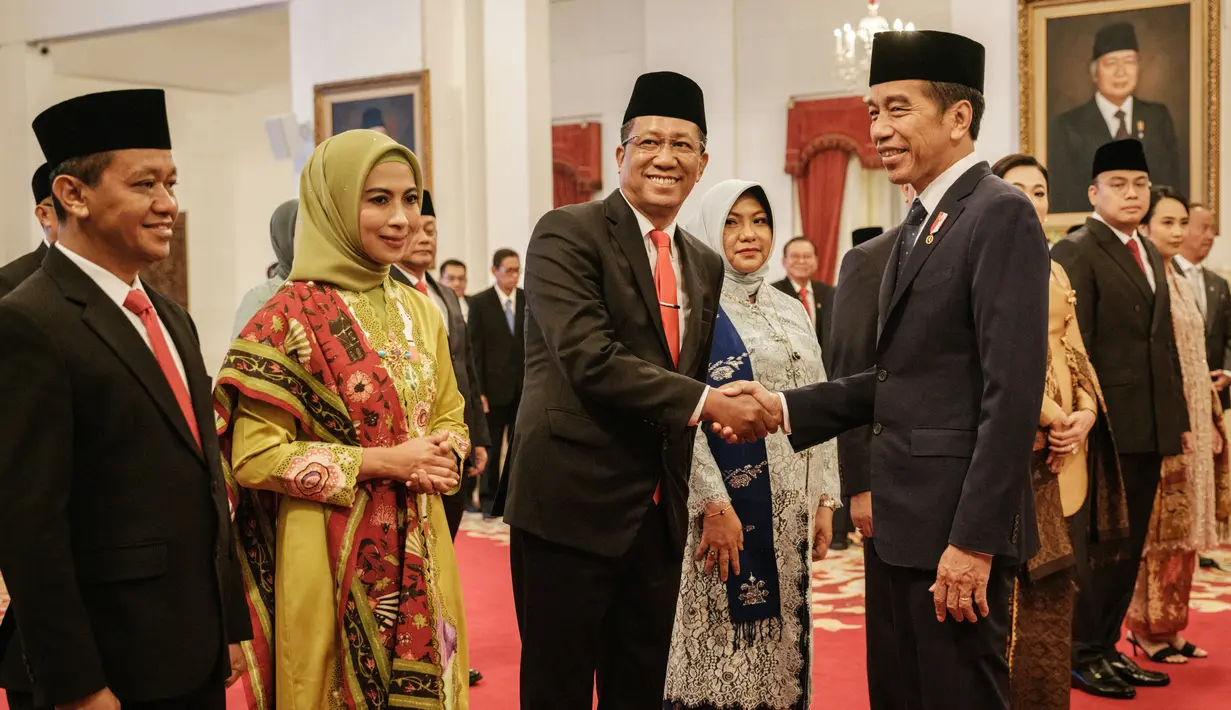 Momen Jokowi Lantik Bahlil Lahadalia hingga Rosan Roeslani Jadi Menteri Baru - Foto Liputan6.com