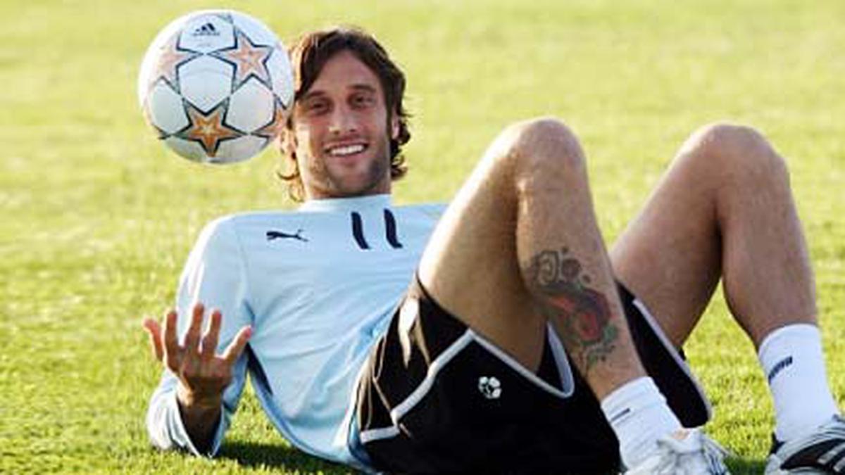 Mauri Putuskan Tetap di Lazio - Bola Liputan6.com