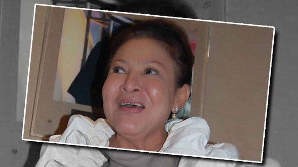 Mpok Atiek Cari Kegiatan untuk Usir Kesepian - ShowBiz Liputan6.com