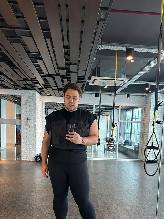 Ingin Bentuk Tubuh Lebih Berotot, Ini 7 Potret Ivan Gunawan saat ...