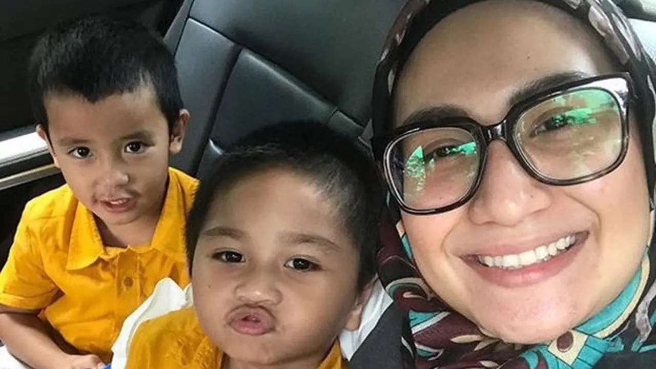 Ingat Siti Anizah? Kini Berhijab dan Hidup Bahagia dengan Keluarga ...