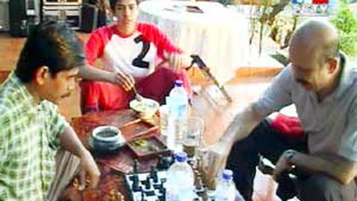 Catur dan Es Batu Bekal Syuting El Manik - ShowBiz Liputan6.com