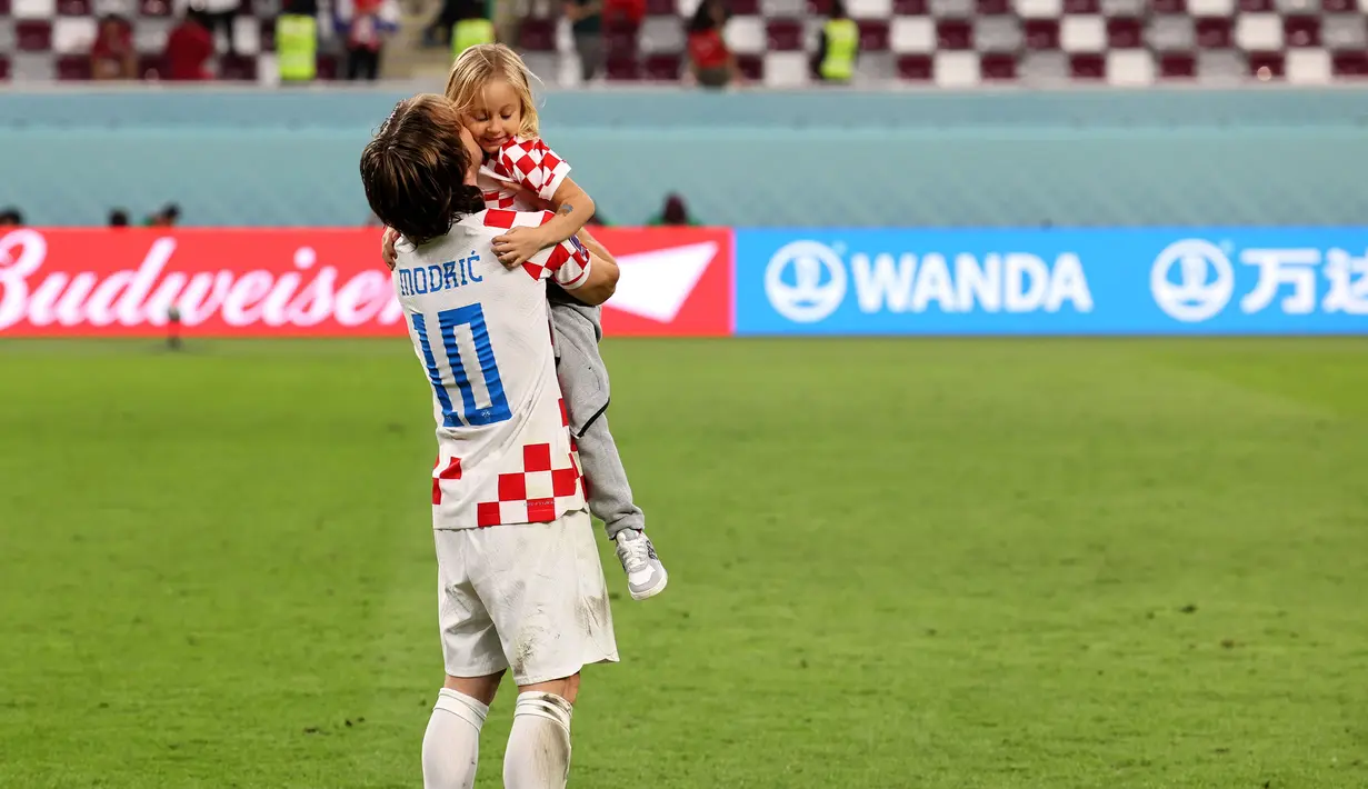 Foto: Momen Luka Modric Rayakan Kemenangan Bersama Anak-Anaknya saat ...
