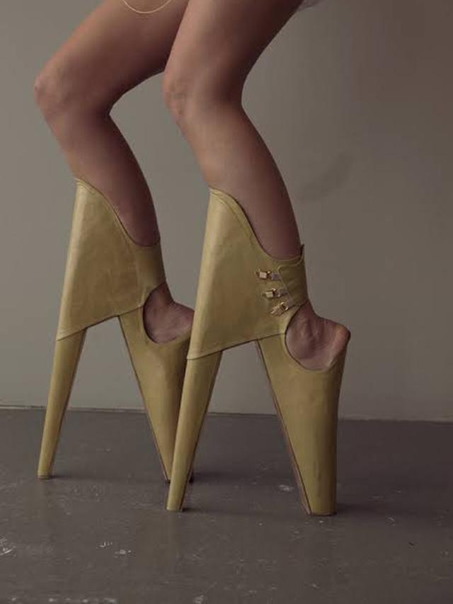 6 Kreasi Unik Sepatu Hak Tinggi dengan Desain Tak Biasa, Kocak - Hot ...