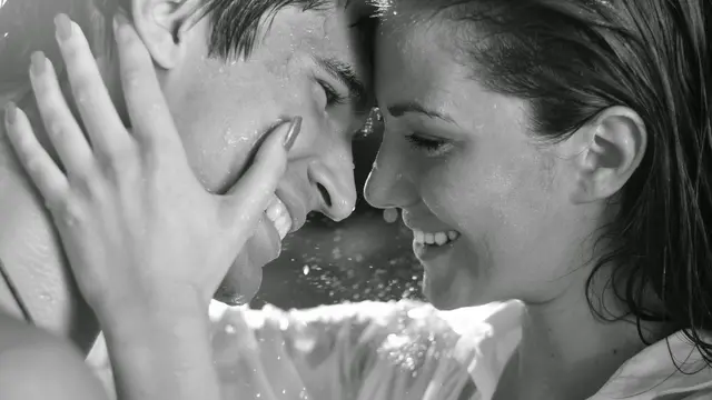 Amankah Berhubungan Seks dalam Air? - Health Liputan6.com