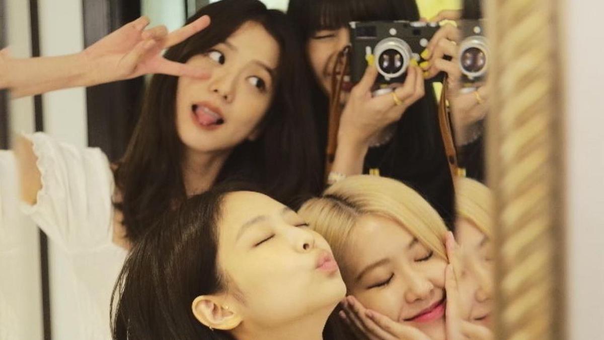 Rayakan Anniversary ke-7, Blackpink Unggah Foto-Foto Menggemaskan ...