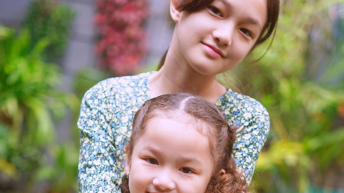 Potret 2 Putri Andhika Pratama dan Ussy Sulistiawaty, Sama-Sama Cantik ...