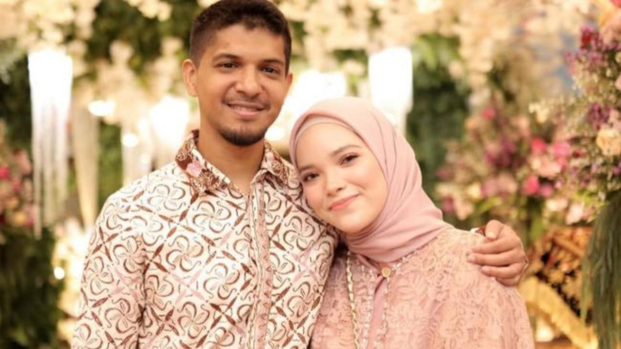 5 Potret Rumah Tangga Yusuf Sungkar dan Dea Natasya yang Jarang ...