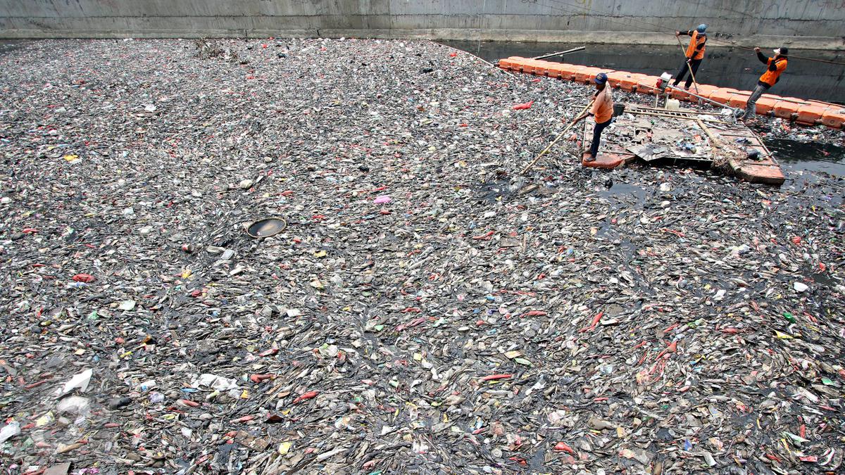 Ibu Kota Tertampar Sampah