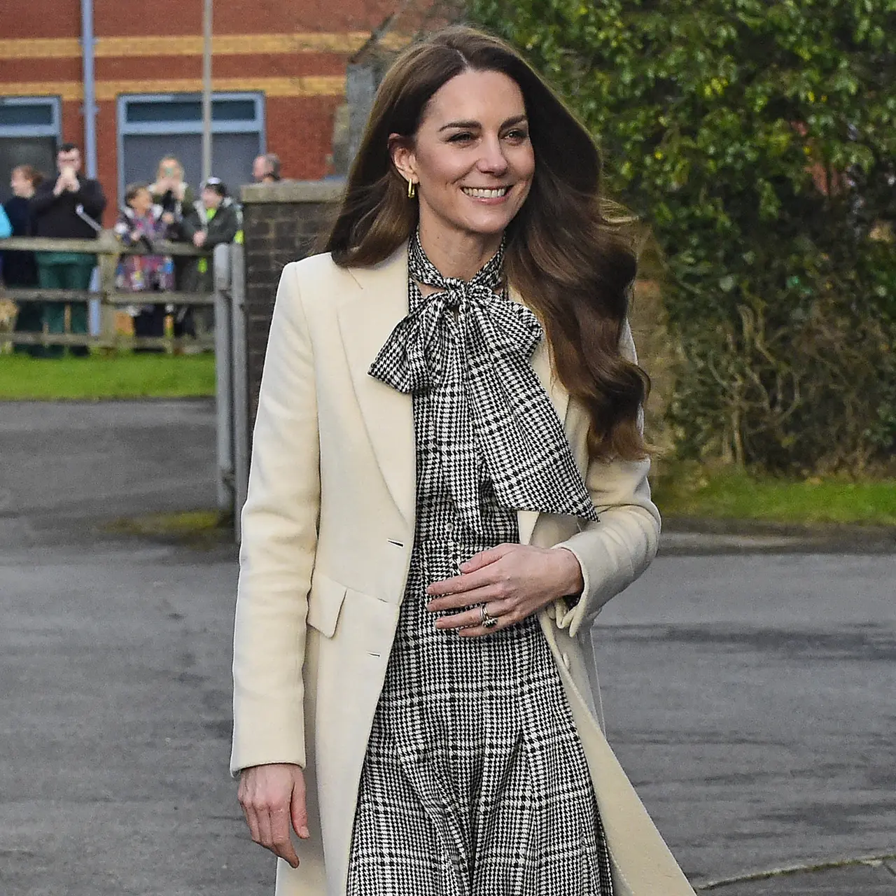 Kenakan Dress Warisan Kerajaan, Begini Gaya Kate Middleton yang Tetap ...