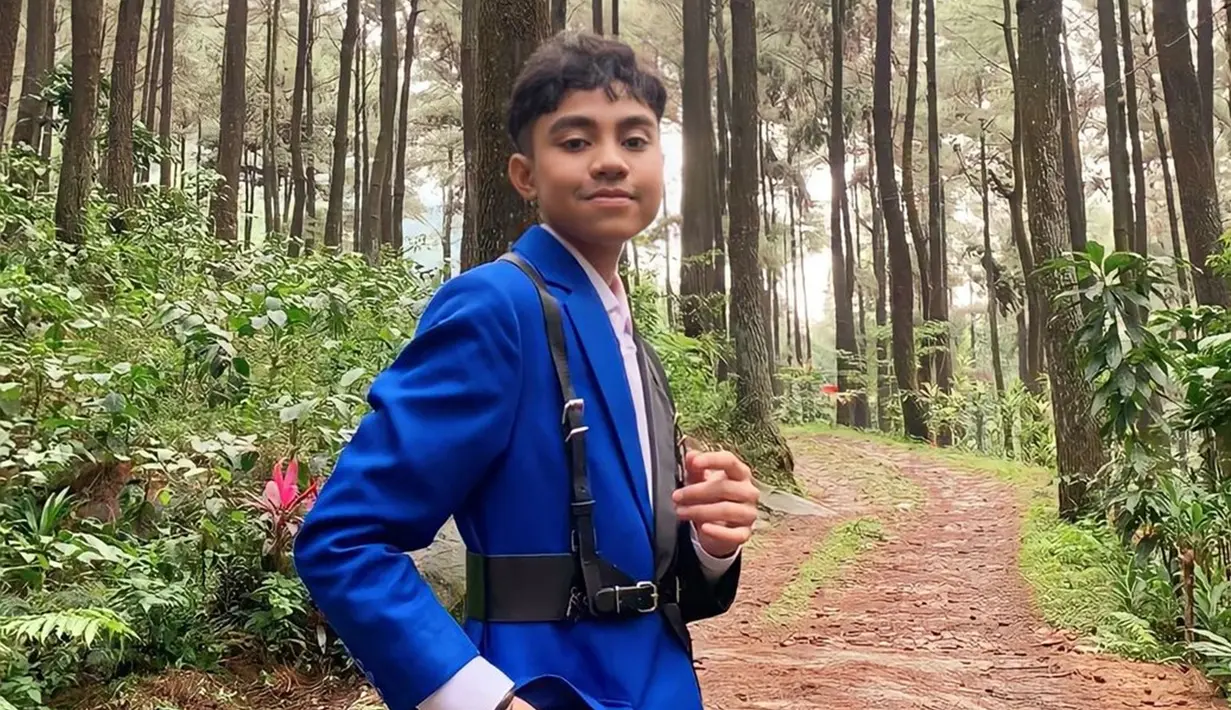 Potret Eby Bima Runner Up D'Academy 5 saat di Luar Panggung, Curi ...