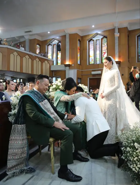 Janji Suci Sehidup Semati, Berikut Potret Pemberkatan Jessica Mila dan Yakup Hasibuan - Photo ...