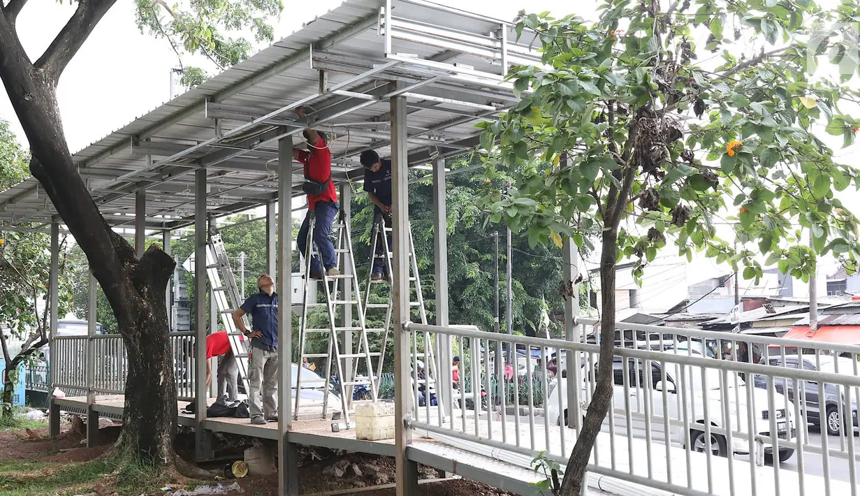FOTO: Permudah Akses, Halte Transjakarta Dibangun di Kampung Rambutan ...