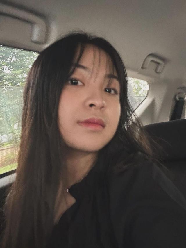7 Potret Bernadya yang Hobi Selfie, Koleksi Foto 'Pap-able' yang ...