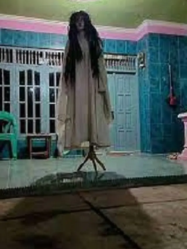 6 Ide Jebakan Dikira Hantu Ini Bikin Deg-Degan, Iseng Banget - Hot ...