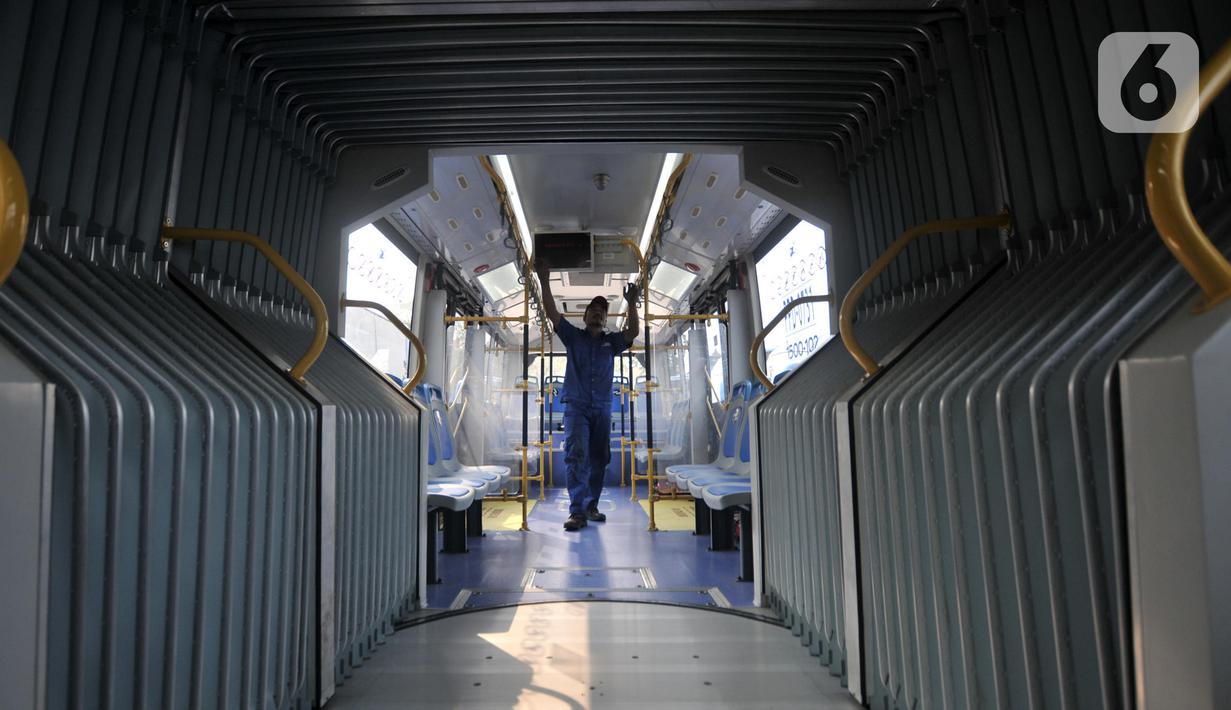 FOTO: Wajah Baru Bus Transjakarta Zhong Tong - Foto Liputan6.com