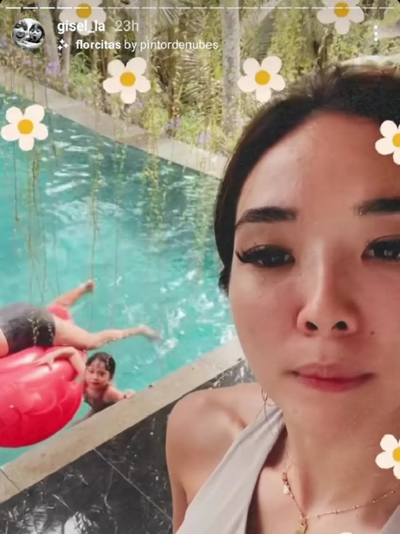 5 Potret Liburan Gisella Anastasia di Bali Setelah Putus dari Wijaya Saputra - Entertainment ...