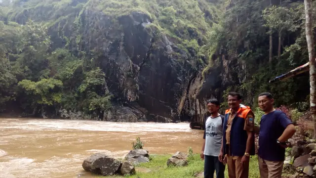 Keindahan Pagi yang Tersembunyi di Leuwi Tonjong Garut - Regional ...