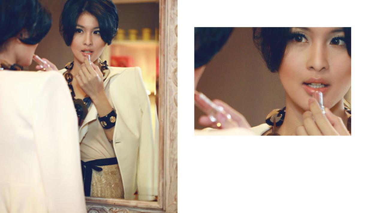 Sandra Dewi Lil Miss Prim And Proper Photo