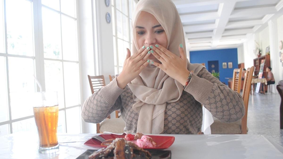 Sendawa Terus Menerus? Waspadai Gangguan Kesehatan Ini