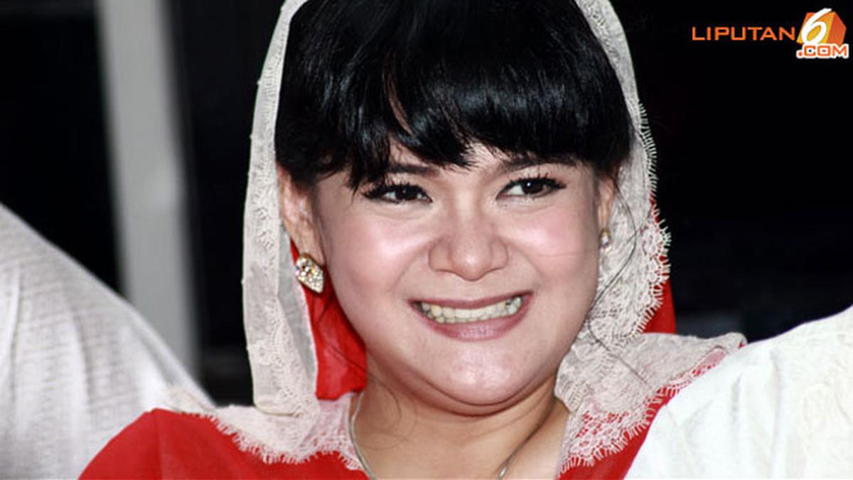 Kunjungi Korban Banjir, Shezy Idris Anggap Berlibur - ShowBiz Liputan6.com