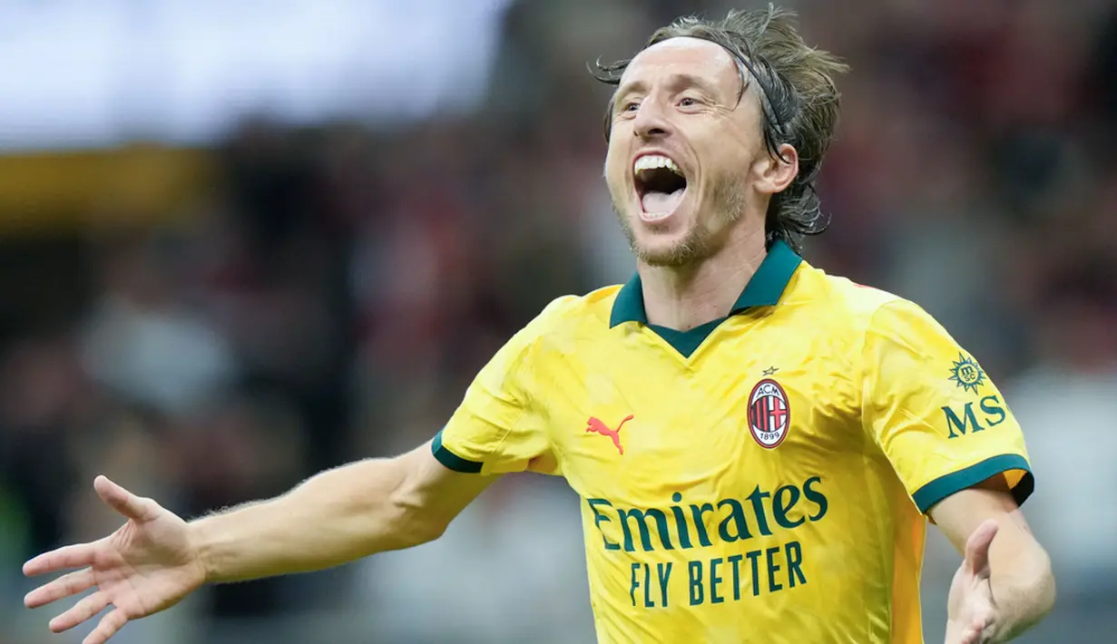 Foto: Bahagianya Luka Modric Jadi Pahlawan AC Milan - Dunia Bola.com