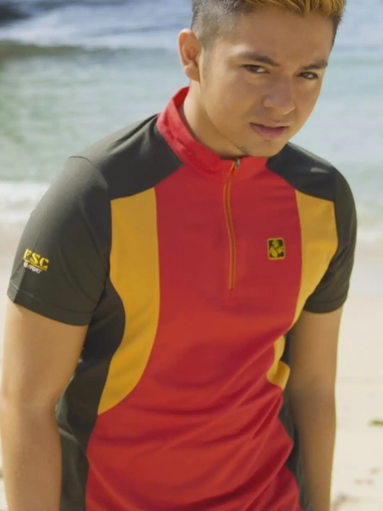 8 Potret Angga Yunanda dengan Rambut Pirang, Dipuji Ganteng Meski ...