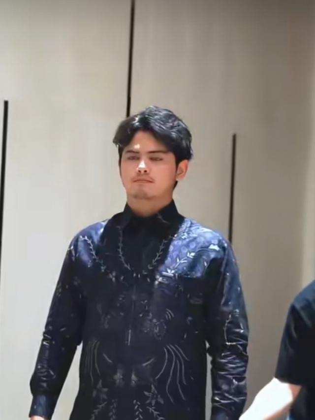 7 Potret Terbaru Aliando Disebut Sudah Kurus Usai Punya Pacar, Dulu Gemoy