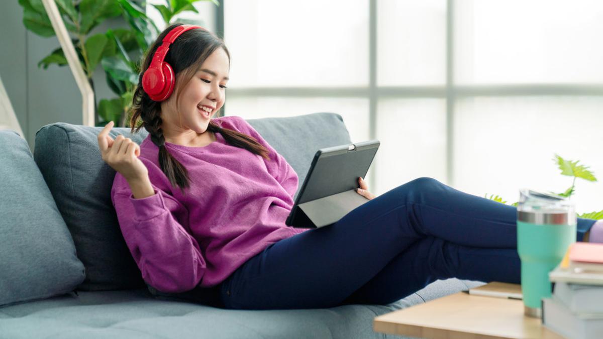 6 Manfaat Mendengarkan Musik Salah Satunya Bisa Membuatmu Bahagia