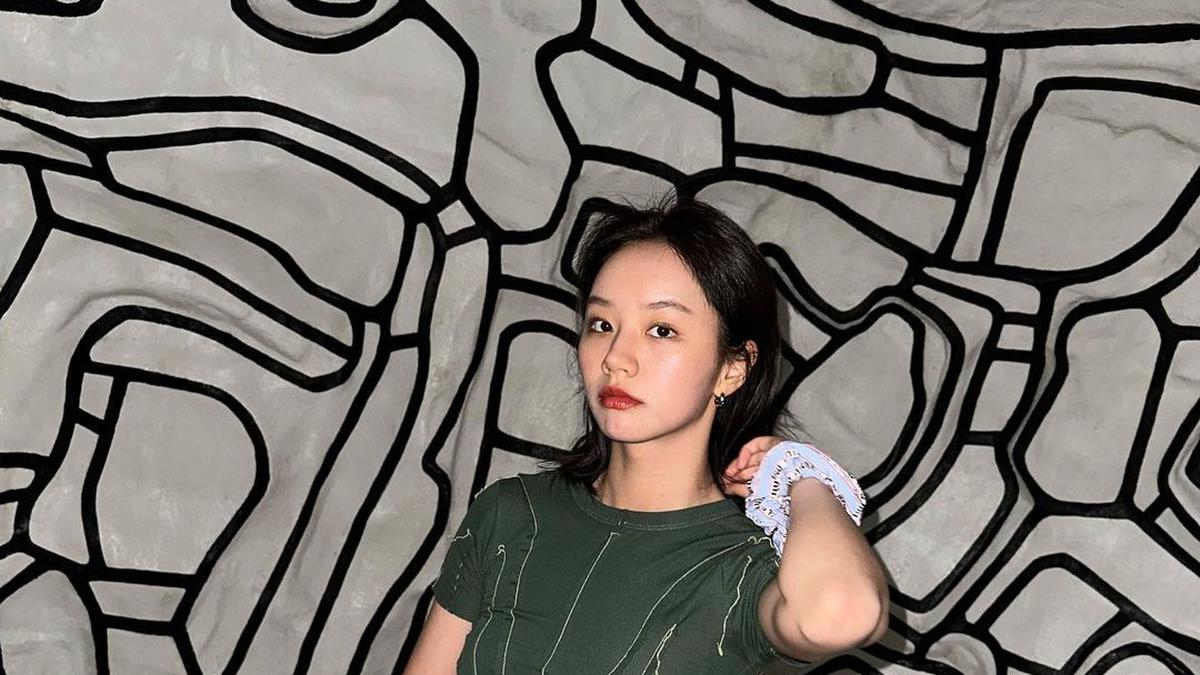 6 OOTD Kasual Ala Hyeri, Inspirasi Tampil Cantik Effortless - Photo Fimela.com