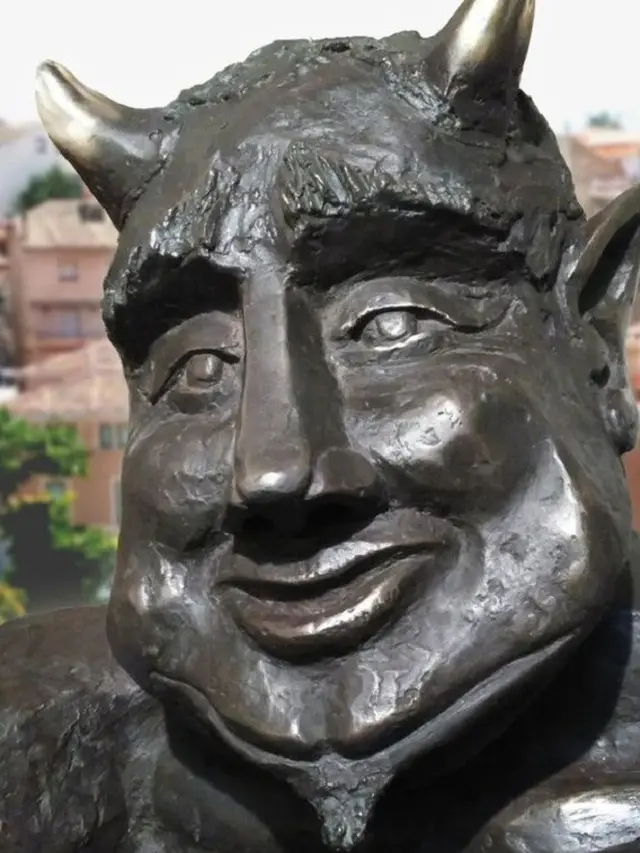 Sosok Setan di Spanyol Ini Digugat Karena Berwajah Ramah - Global ...