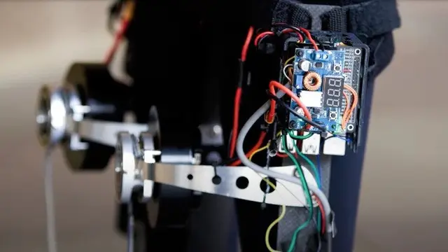 Pakar Robotik Ciptakan Kaki “Iron Man” yang Bikin Lebih Bertenaga - Hot ...