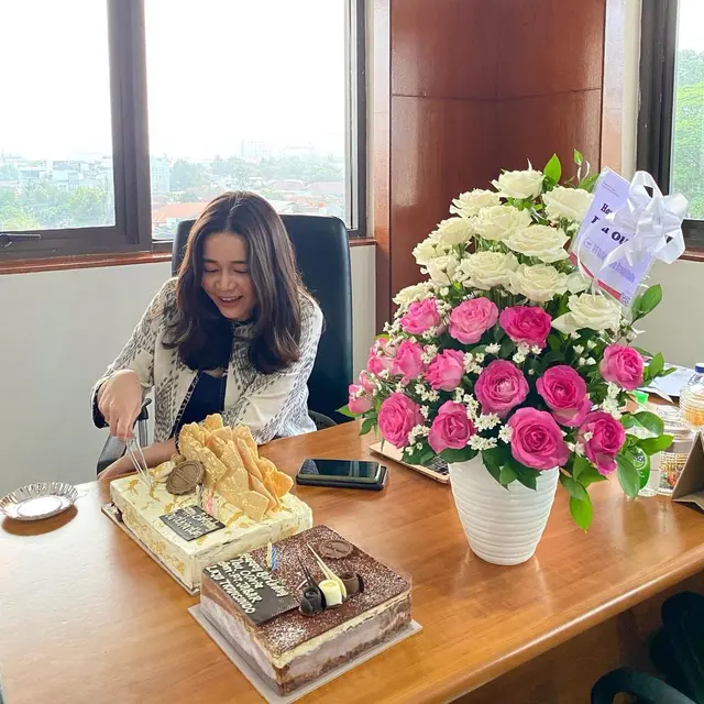 Profil Olivia Allan Istri Denny Sumargo, Umumkan Hamil Anak Pertama ...