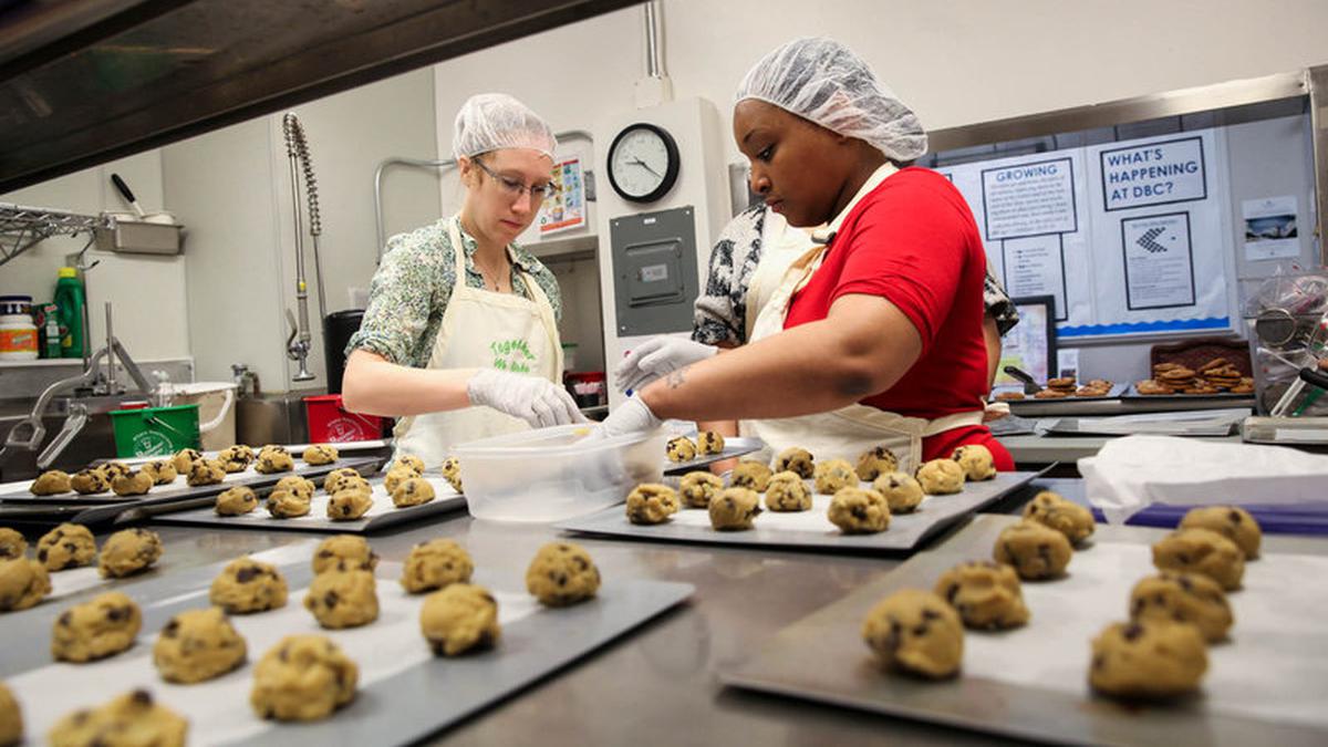 Toko Roti Ini Beri Kesempatan Kedua pada Mantan Narapidana - Lifestyle ...