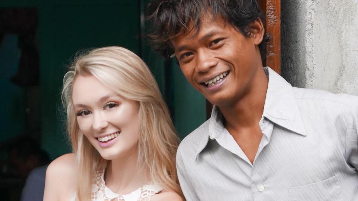 Viral di Media Sosial, Intip Penampilan Bule Asal Inggris Saat Menikah ...