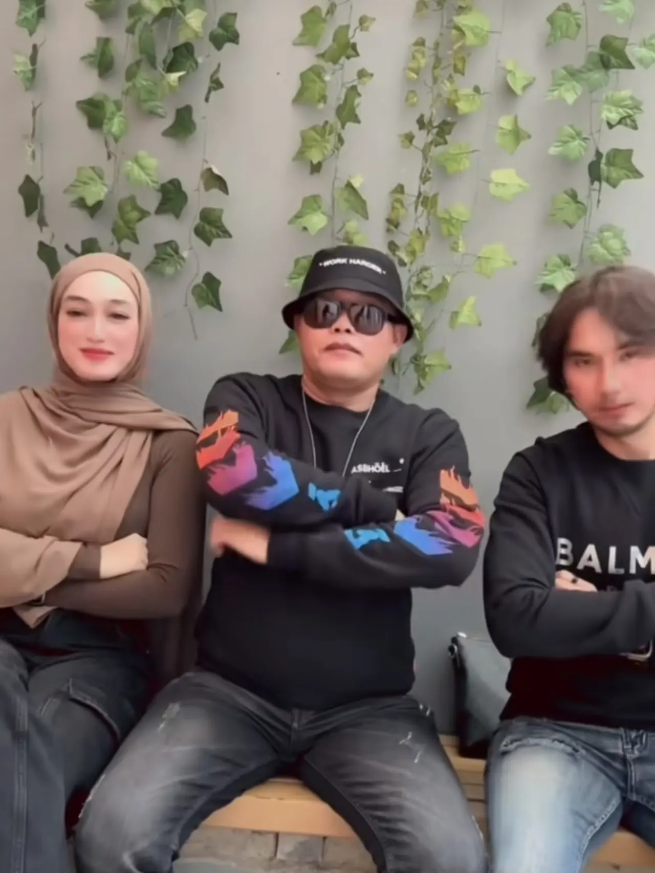 7 Unggahan Perdana Sule dan Santyka Pacaran Berkat TikTok, Kenal ...