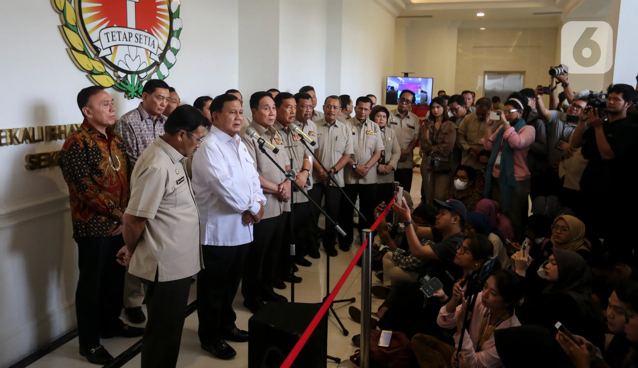 Didampingi Iwan Bule, Prabowo Subianto Silaturahmi ke Persatuan ...