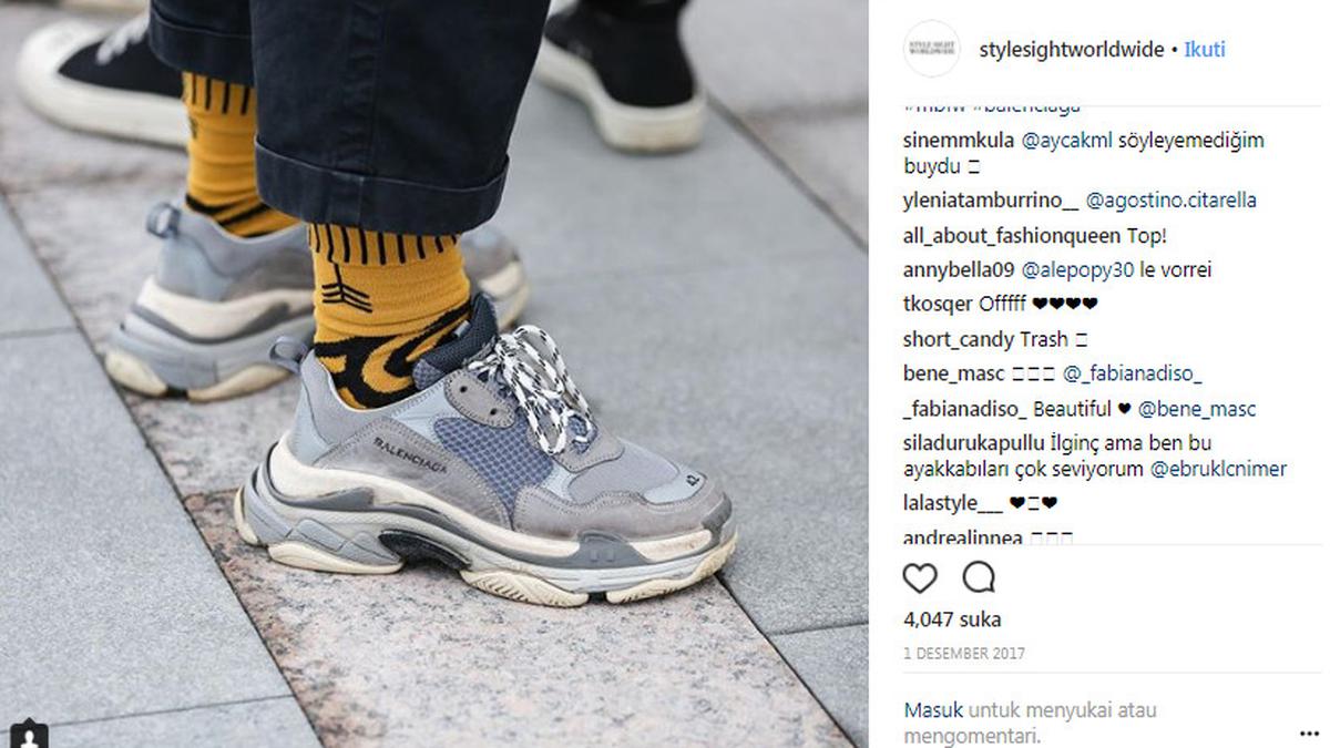 Sepatu Gaya Dad Sneakers, Tren Fashion yang Kekinian - Lifestyle ...