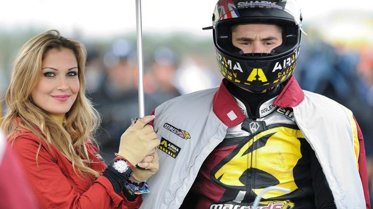 Paddock Girls Valencia 2012 - Galeri Otosia.com
