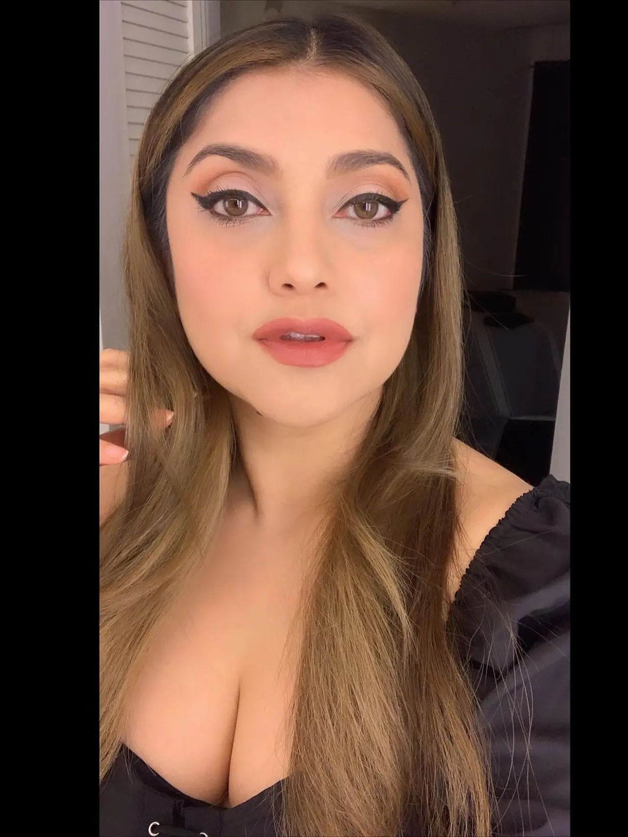 Potret Sarah Azhari yang Makin Mempesona di Usia 45 Tahun - Entertainment Fimela.com