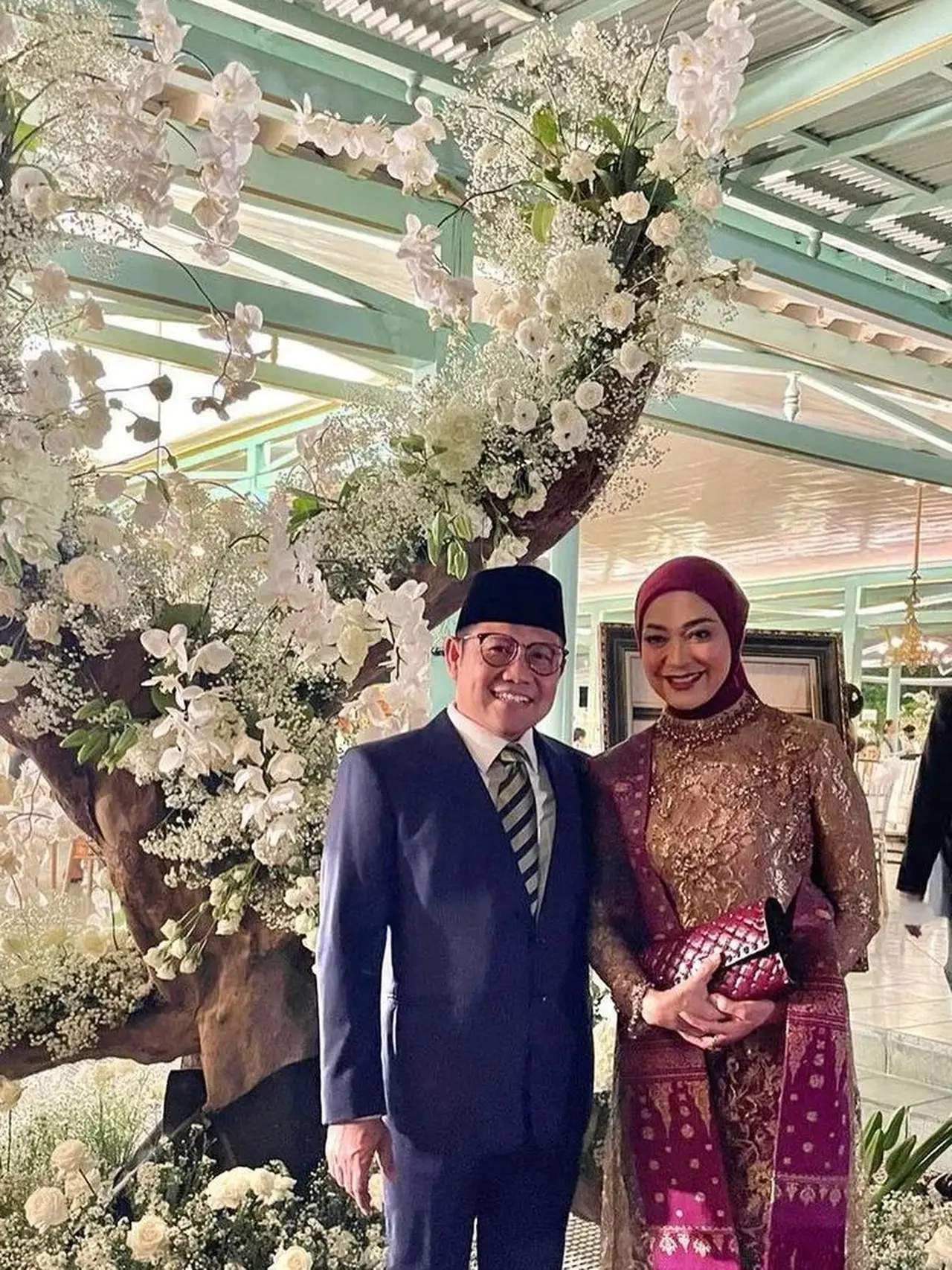 Sederhana Nan Anggun, Ini 6 Potret Rustini Murtadho yang Jadi Istri ...