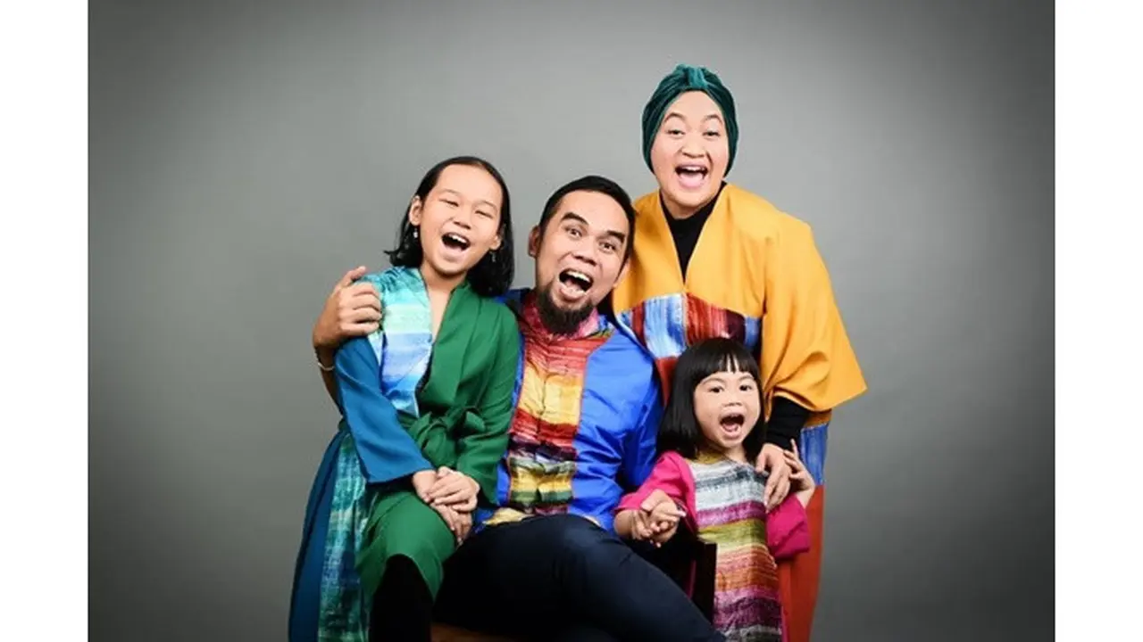 6 Potret Terbaru Tike 'Extravaganza', Makin Langsing Setelah Diet - Hot ...