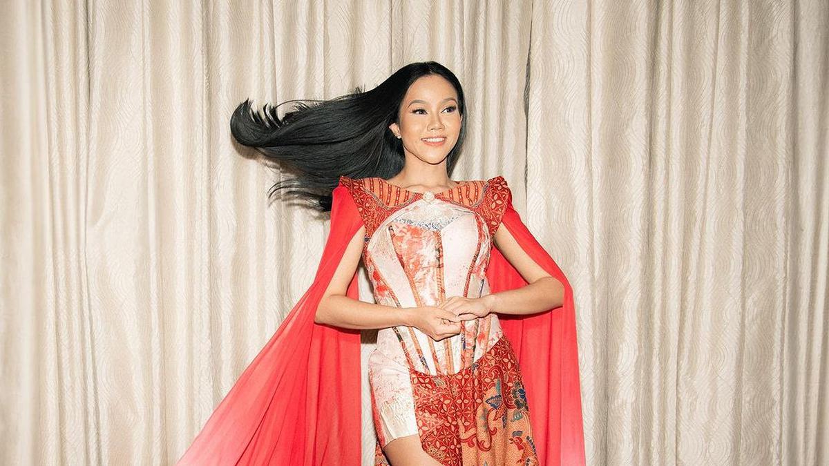 3 Potret Yura Yunita dengan Kebaya Merah yang Mempesona dan Elegan, Cocok untuk Inspirasi ...