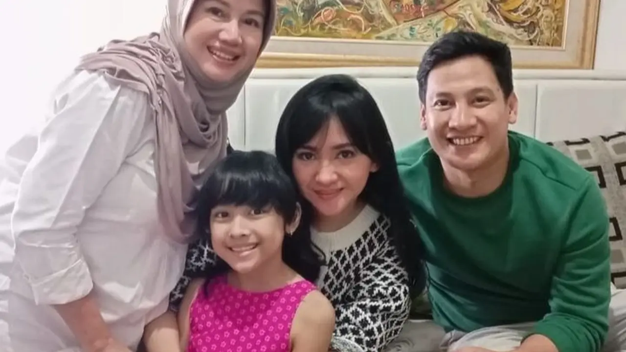 9 Potret Transformasi Dealova Rachman, Artis Cilik Bikin Baper Pemirsa ...