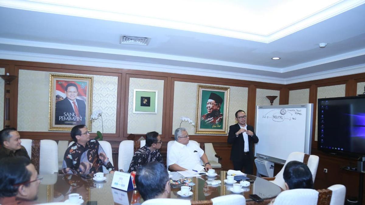 Menaker Gandeng KADIN Targetkan 400 Ribu Peserta Magang - News Liputan6.com
