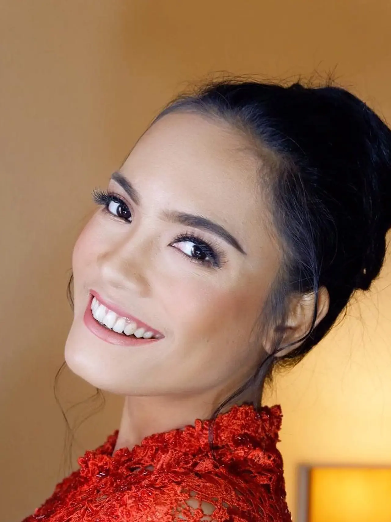 Maria Calista Merangkap Sebagai Dosen dan Penyanyi, Masih Sempat ...